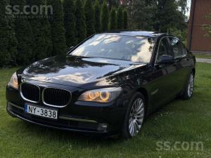 Black BMW 740 2012 in Jurmala, with an engine capacity of 3.00 L and mileage of 304 thousand km for 12000 €, photo 3 on AUTOMOTO.COM.LV