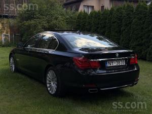Black BMW 740 2012 in Jurmala, with an engine capacity of 3.00 L and mileage of 304 thousand km for 12000 €, photo 6 on AUTOMOTO.COM.LV