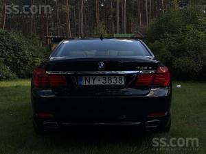 Black BMW 740 2012 in Jurmala, with an engine capacity of 3.00 L and mileage of 304 thousand km for 12000 €, photo 7 on AUTOMOTO.COM.LV