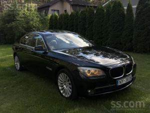 Black BMW 740 2012 in Jurmala, with an engine capacity of 3.00 L and mileage of 304 thousand km for 12000 €, photo 13 on AUTOMOTO.COM.LV