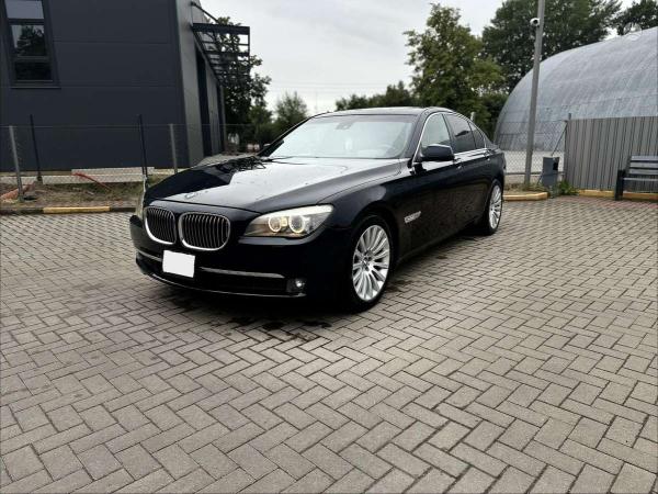 Melns BMW 740 2012 Vilkaviškis, ar dzinēja tilpumu 2.99 L un nobraukumu 273 tūkst. km par 13998 €, foto 1 vietnē AUTOMOTO.COM.LV