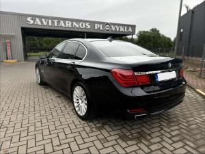 Black BMW 740 2012 in Vilkaviskis, with an engine capacity of 2.99 L and mileage of 273 thousand km for 13998 €, photo 8 on AUTOMOTO.COM.LV