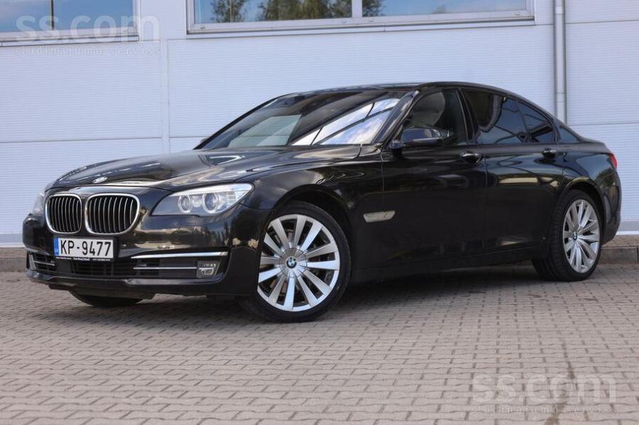 Melns BMW 740 2012 Rīga, ar dzinēja tilpumu 3.00 L un nobraukumu 262 tūkst. km par 12995 €, foto 1 vietnē AUTOMOTO.COM.LV