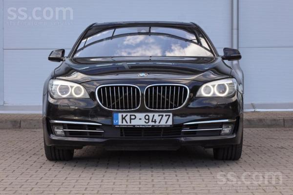 BMW 740 2012 Rīga vietnē Melns BMW 740 2012 Rīga, ar dzinēja tilpumu 3.00 L un nobraukumu 262 tūkst. km par 12995 €, foto 3 vietnē AUTOMOTO.COM.LV