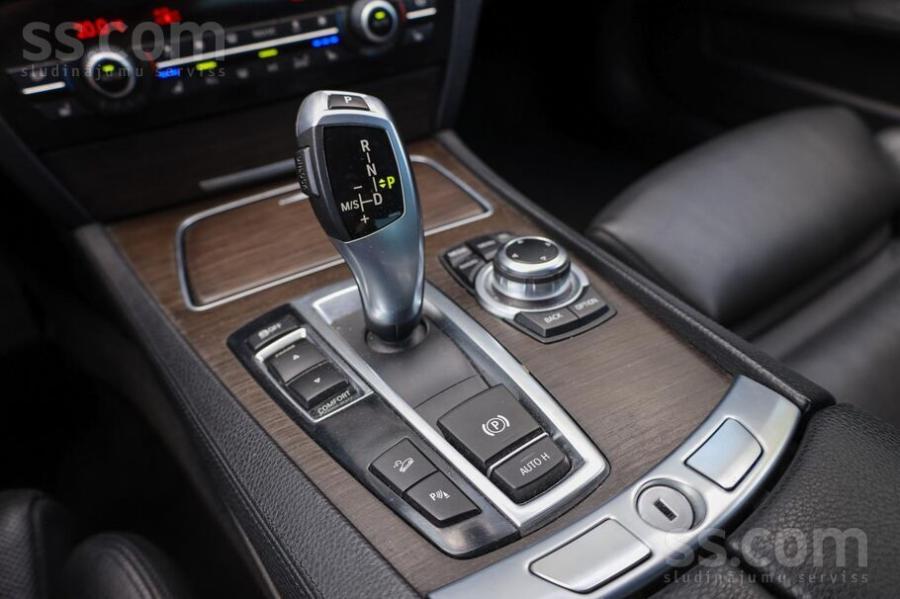 Melns BMW 740 2012 Rīga, ar dzinēja tilpumu 3.00 L un nobraukumu 262 tūkst. km par 12995 €, foto 13 vietnē AUTOMOTO.COM.LV