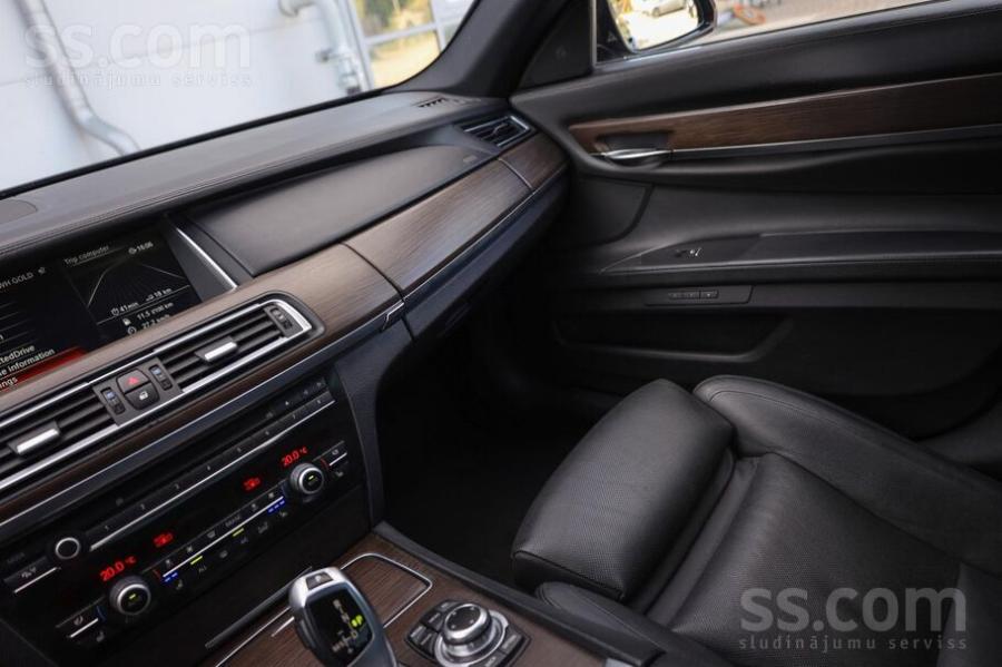 Melns BMW 740 2012 Rīga, ar dzinēja tilpumu 3.00 L un nobraukumu 262 tūkst. km par 12995 €, foto 14 vietnē AUTOMOTO.COM.LV
