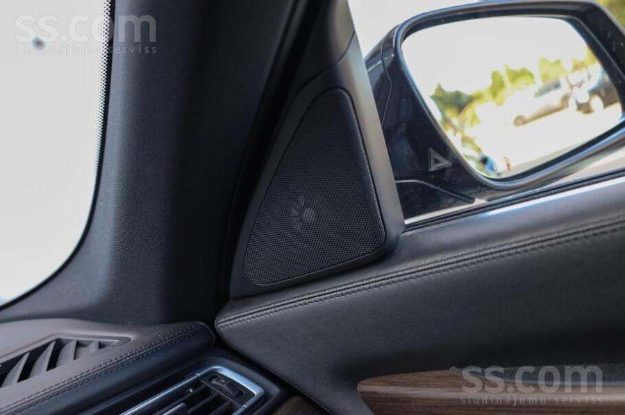 Melns BMW 740 2012 Rīga, ar dzinēja tilpumu 3.00 L un nobraukumu 262 tūkst. km par 12995 €, foto 28 vietnē AUTOMOTO.COM.LV