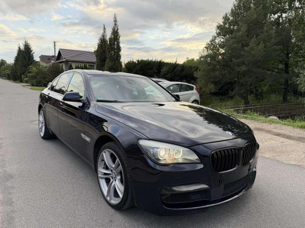 Melns BMW 740 2012 Kauņa, ar dzinēja tilpumu 2.99 L un nobraukumu 265 tūkst. km par 11950 €, foto 3 vietnē AUTOMOTO.COM.LV