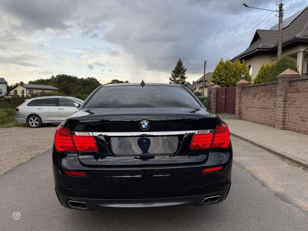 Melns BMW 740 2012 Kauņa, ar dzinēja tilpumu 2.99 L un nobraukumu 265 tūkst. km par 11950 €, foto 9 vietnē AUTOMOTO.COM.LV