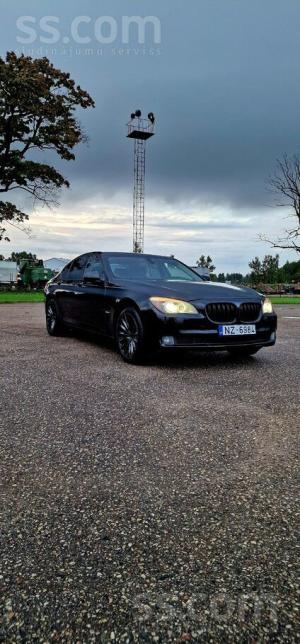 Black BMW 740 2012 in Riga, with an engine capacity of 3.00 L and mileage of 270 thousand km for 12495 €, photo  on AUTOMOTO.COM.LV