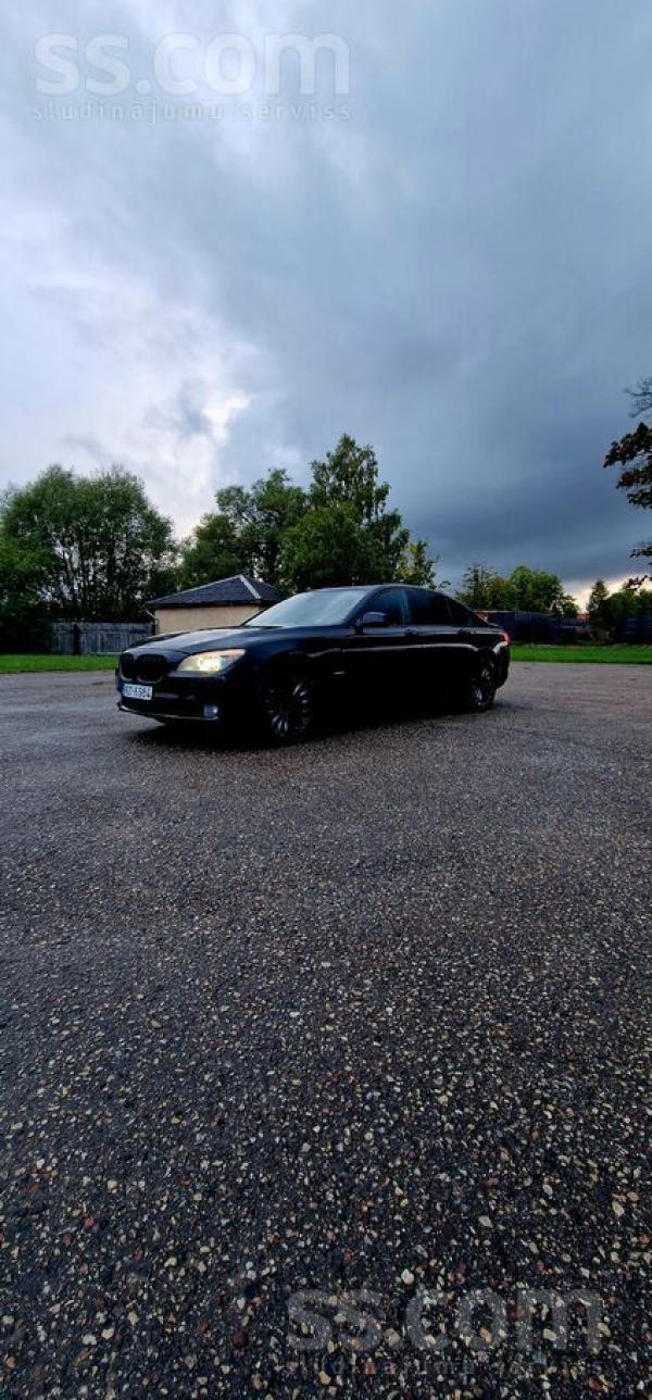 Melns BMW 740 2012 Rīga, ar dzinēja tilpumu 3.00 L un nobraukumu 270 tūkst. km par 12495 €, foto 3 vietnē AUTOMOTO.COM.LV