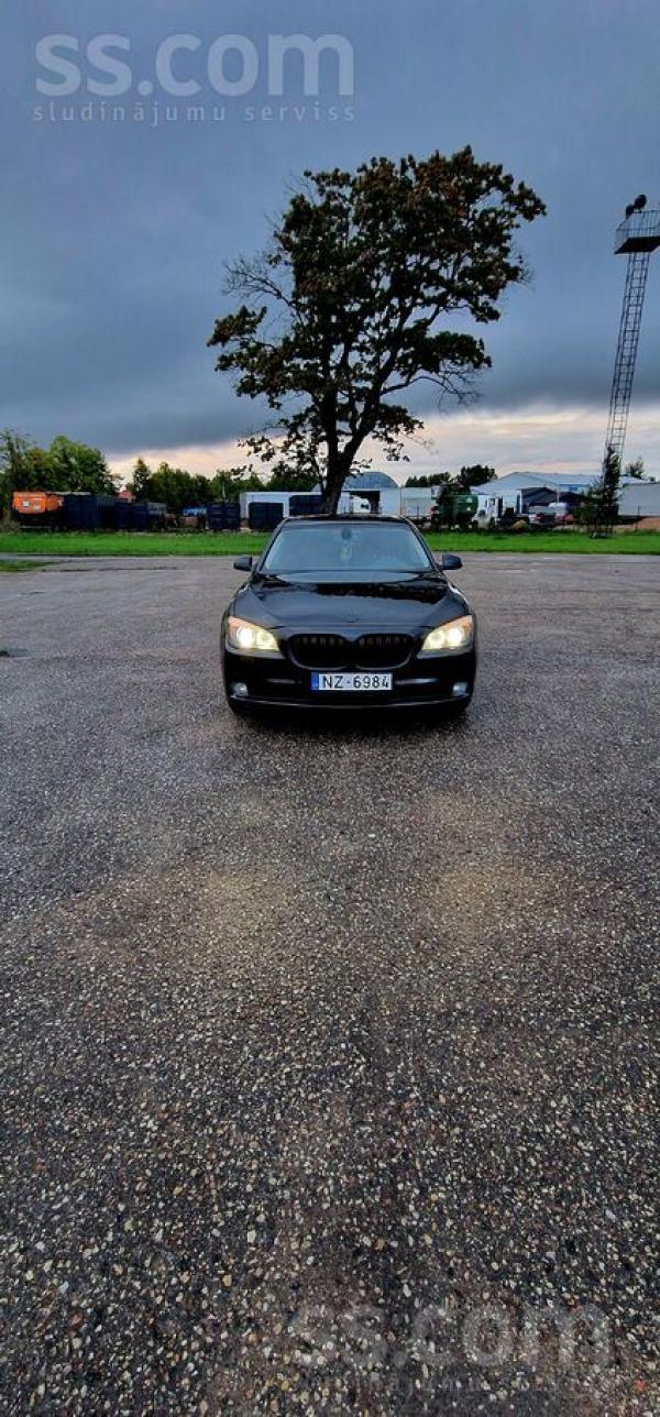 Melns BMW 740 2012 Rīga, ar dzinēja tilpumu 3.00 L un nobraukumu 270 tūkst. km par 12495 €, foto 4 vietnē AUTOMOTO.COM.LV