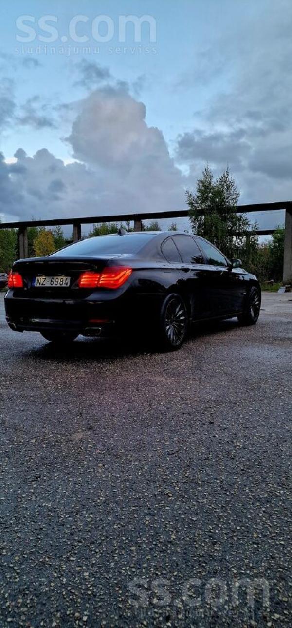 Melns BMW 740 2012 Rīga, ar dzinēja tilpumu 3.00 L un nobraukumu 270 tūkst. km par 12495 €, foto 6 vietnē AUTOMOTO.COM.LV