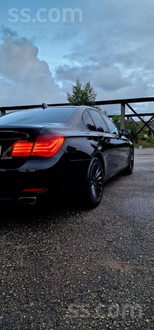 Melns BMW 740 2012 Rīga, ar dzinēja tilpumu 3.00 L un nobraukumu 270 tūkst. km par 12495 €, foto 7 vietnē AUTOMOTO.COM.LV