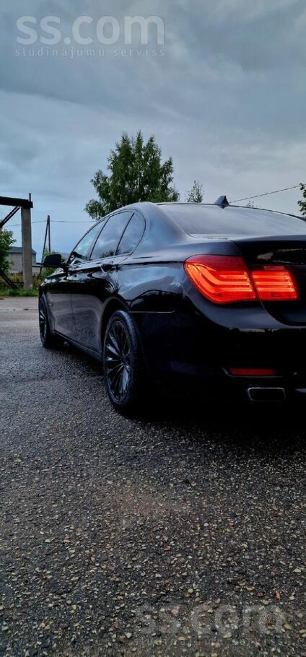 Melns BMW 740 2012 Rīga, ar dzinēja tilpumu 3.00 L un nobraukumu 270 tūkst. km par 12495 €, foto 8 vietnē AUTOMOTO.COM.LV