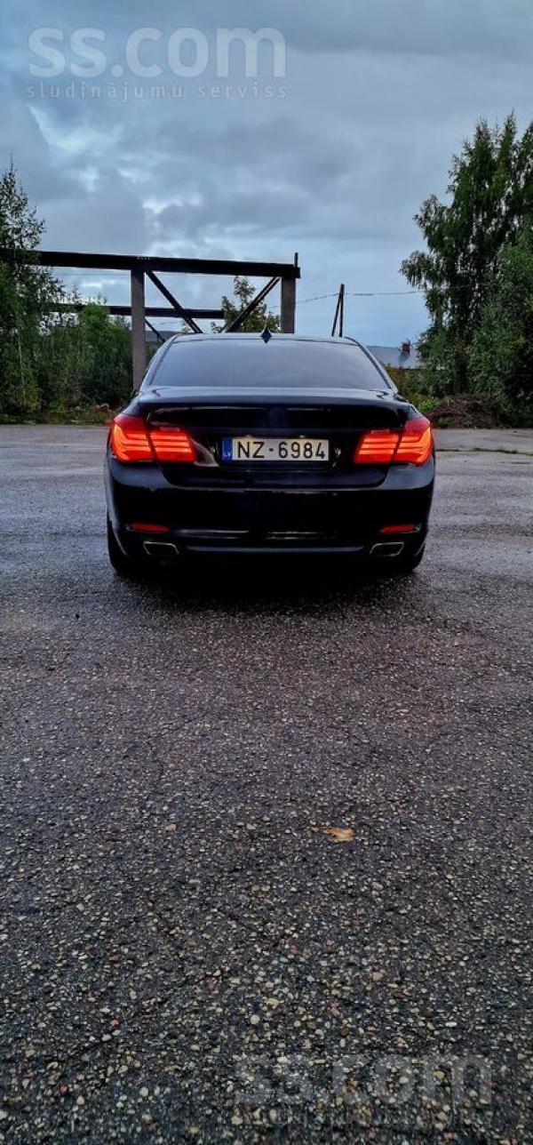 Melns BMW 740 2012 Rīga, ar dzinēja tilpumu 3.00 L un nobraukumu 270 tūkst. km par 12495 €, foto 9 vietnē AUTOMOTO.COM.LV