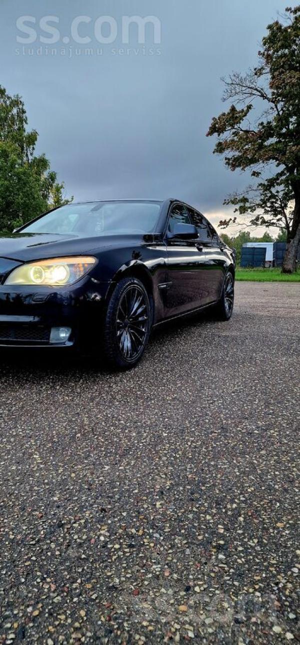 Melns BMW 740 2012 Rīga, ar dzinēja tilpumu 3.00 L un nobraukumu 270 tūkst. km par 12495 €, foto 10 vietnē AUTOMOTO.COM.LV