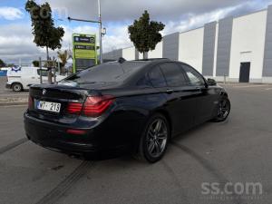 Black BMW 740 2012 in Riga, with an engine capacity of 3.00 L and mileage of 0 thousand km for 9990 €, photo 5 on AUTOMOTO.COM.LV