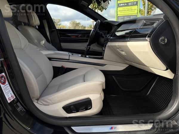 BMW 740 2012 Rīga vietnē Melns BMW 740 2012 Rīga, ar dzinēja tilpumu 3.00 L un nobraukumu 0 tūkst. km par 9990 €, foto 11 vietnē AUTOMOTO.COM.LV