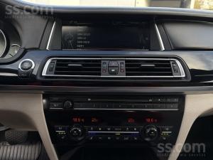 Black BMW 740 2012 in Riga, with an engine capacity of 3.00 L and mileage of 0 thousand km for 9990 €, photo 17 on AUTOMOTO.COM.LV