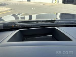 Black BMW 740 2012 in Riga, with an engine capacity of 3.00 L and mileage of 0 thousand km for 9990 €, photo 21 on AUTOMOTO.COM.LV