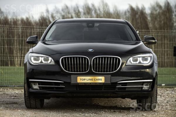 Black BMW 740 2013 in Tukums, with an engine capacity of 3.00 L and mileage of 0 thousand km for 13999 €, photo 9 on AUTOMOTO.COM.LV