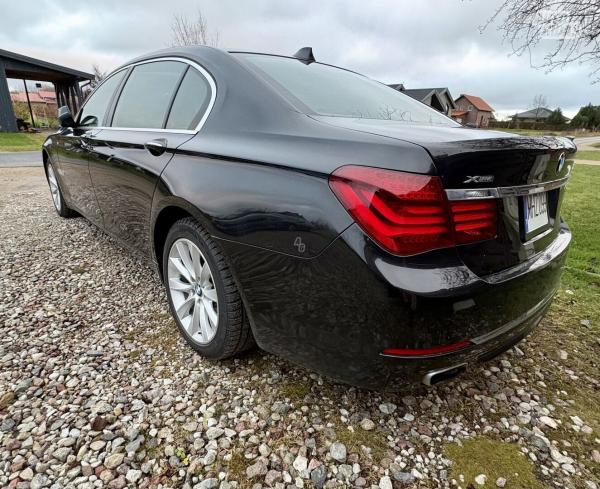Black BMW 740 2013 in Klaipeda, with an engine capacity of 3.00 L and mileage of 285 thousand km for 12000 €, photo 6 on AUTOMOTO.COM.LV