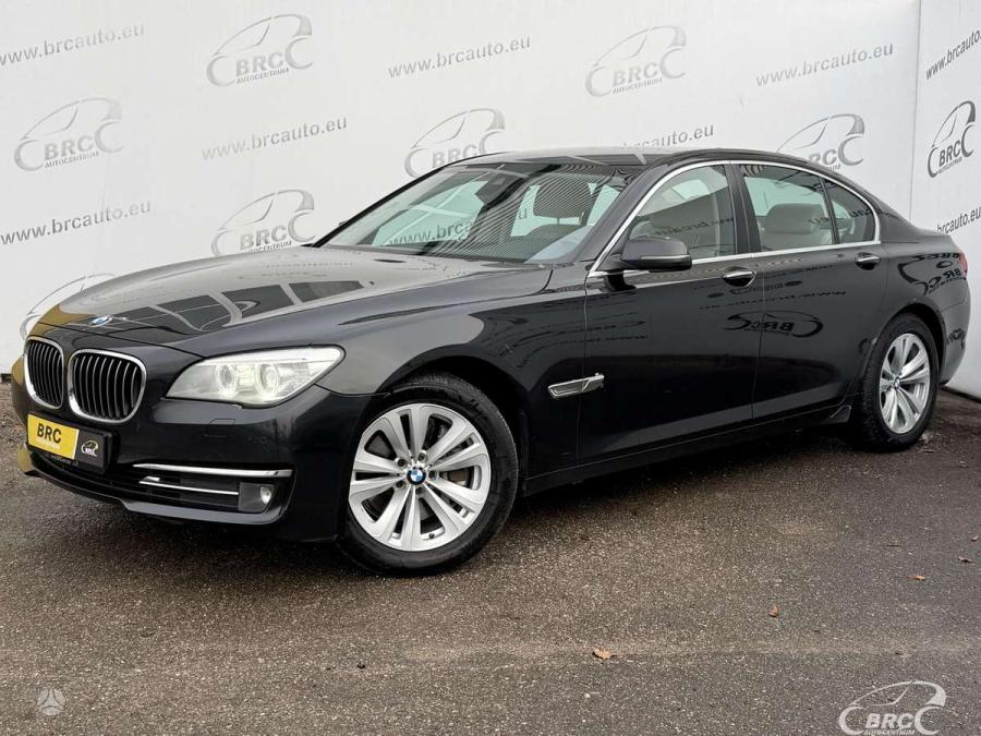Melns BMW 740 2013 Klaipėda, ar dzinēja tilpumu 2.99 L un nobraukumu 279 tūkst. km par 8900 €, foto 1 vietnē AUTOMOTO.COM.LV