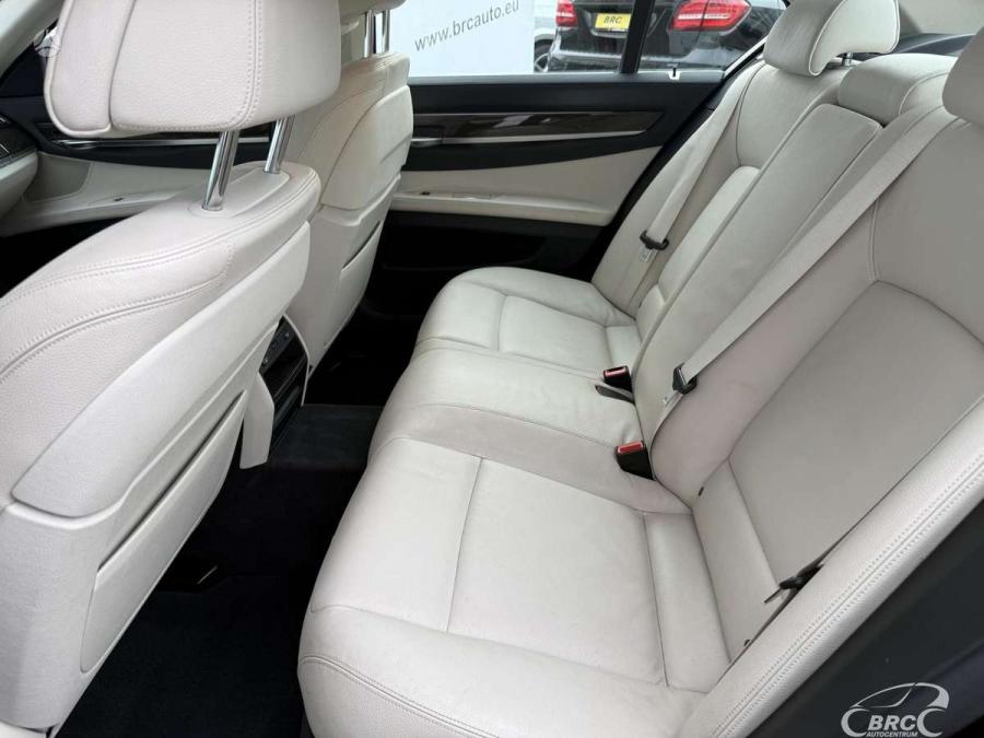 Melns BMW 740 2013 Klaipėda, ar dzinēja tilpumu 2.99 L un nobraukumu 279 tūkst. km par 8900 €, foto 17 vietnē AUTOMOTO.COM.LV