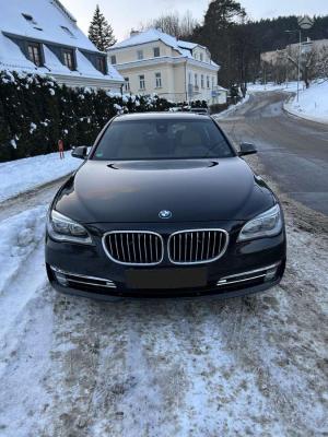 Black BMW 740 2013 in Vilnius, with an engine capacity of 2.99 L and mileage of 142 thousand km for 19500 €, photo  on AUTOMOTO.COM.LV