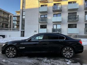 Black BMW 740 2013 in Vilnius, with an engine capacity of 2.98 L and mileage of 268 thousand km for 7000 €, photo 3 on AUTOMOTO.COM.LV