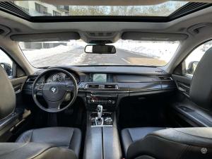 Black BMW 740 2013 in Vilnius, with an engine capacity of 2.98 L and mileage of 268 thousand km for 7000 €, photo 20 on AUTOMOTO.COM.LV
