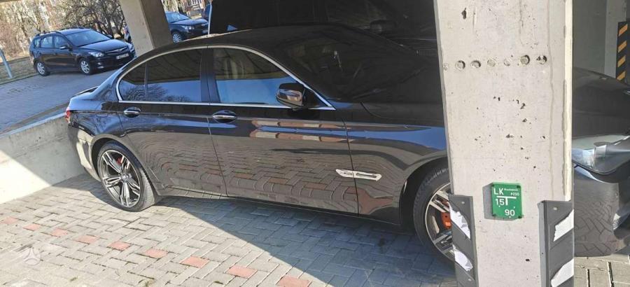Melns BMW 740 2013 Klaipėda, ar dzinēja tilpumu 2.99 L un nobraukumu 200 tūkst. km par 12500 €, foto 12 vietnē AUTOMOTO.COM.LV