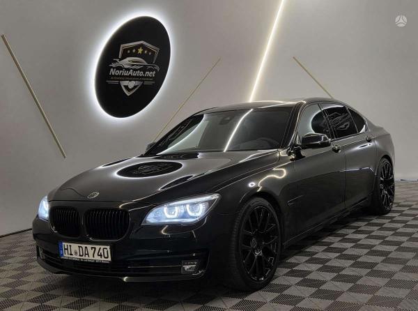 Black BMW 740 2013 in Marijampole, with an engine capacity of 2.99 L and mileage of 306 thousand km for 13850 €, photo 1 on AUTOMOTO.COM.LV