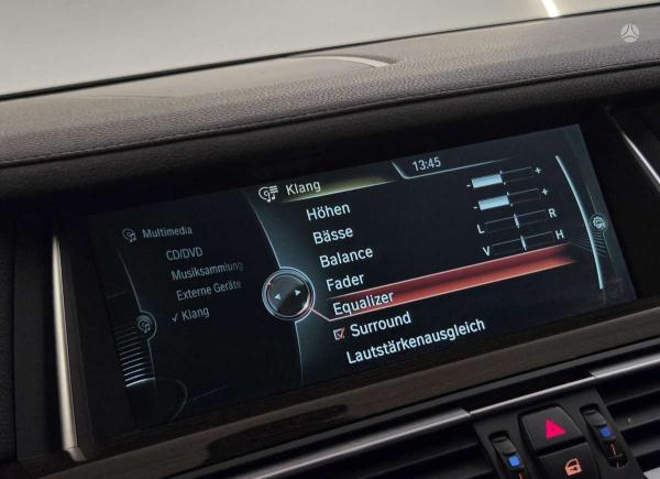 Black BMW 740 2013 in Marijampole, with an engine capacity of 2.99 L and mileage of 306 thousand km for 13850 €, photo 4 on AUTOMOTO.COM.LV
