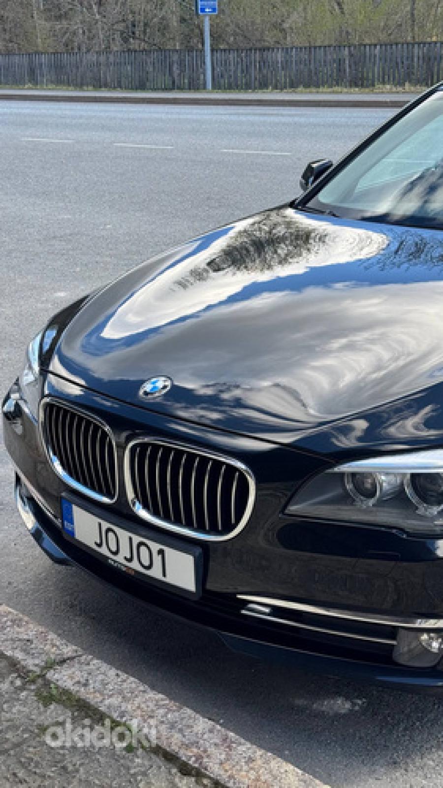 Black BMW 740 2013 in Tallinn, with an engine capacity of 3.00 L and mileage of 188 thousand km for 14000 €, photo 7 on AUTOMOTO.COM.LV