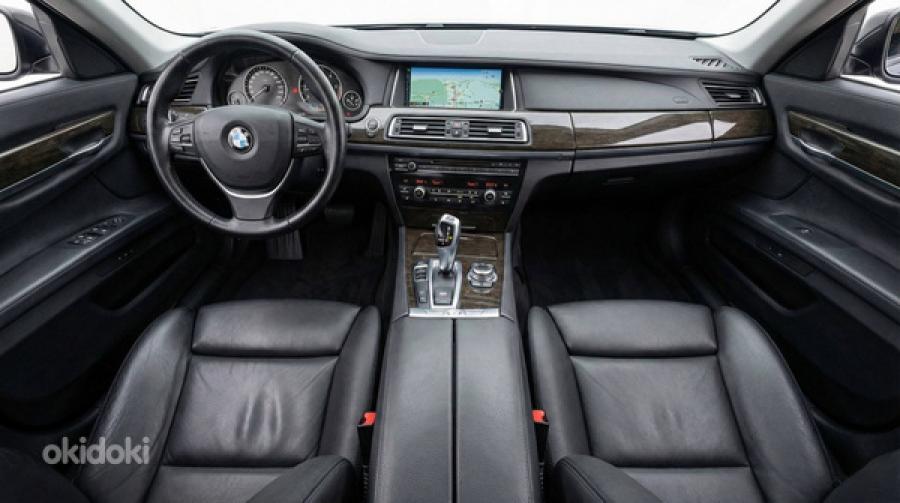 Black BMW 740 2013 in Tallinn, with an engine capacity of 3.00 L and mileage of 188 thousand km for 14000 €, photo 14 on AUTOMOTO.COM.LV