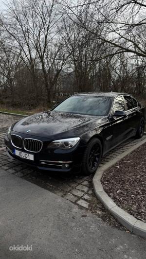 Black BMW 740 2013 in Tallinn, with an engine capacity of 3.00 L and mileage of 188 thousand km for 14000 €, photo 17 on AUTOMOTO.COM.LV