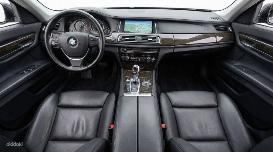 Black BMW 740 2013 in Tallinn, with an engine capacity of 3.00 L and mileage of 188 thousand km for 14000 €, photo 27 on AUTOMOTO.COM.LV