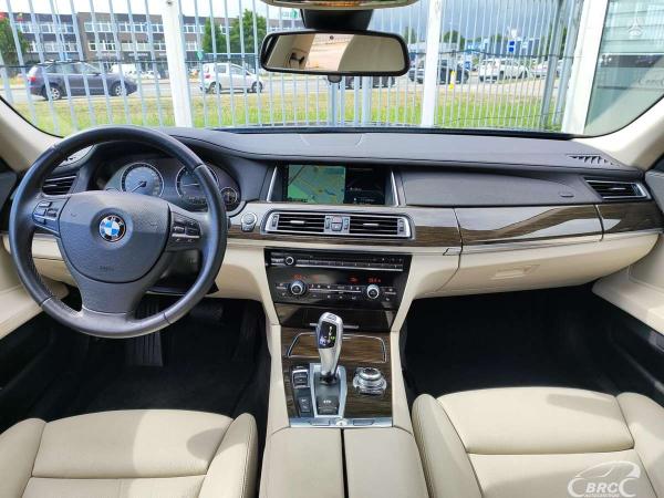 Melns BMW 740 2013 Klaipėda, ar dzinēja tilpumu 2.99 L un nobraukumu 279 tūkst. km par 11500 €, foto 5 vietnē AUTOMOTO.COM.LV
