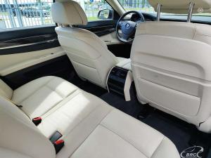 Melns BMW 740 2013 Klaipėda, ar dzinēja tilpumu 2.99 L un nobraukumu 279 tūkst. km par 11500 €, foto 13 vietnē AUTOMOTO.COM.LV