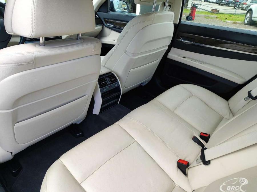 Melns BMW 740 2013 Klaipėda, ar dzinēja tilpumu 2.99 L un nobraukumu 279 tūkst. km par 11500 €, foto 18 vietnē AUTOMOTO.COM.LV