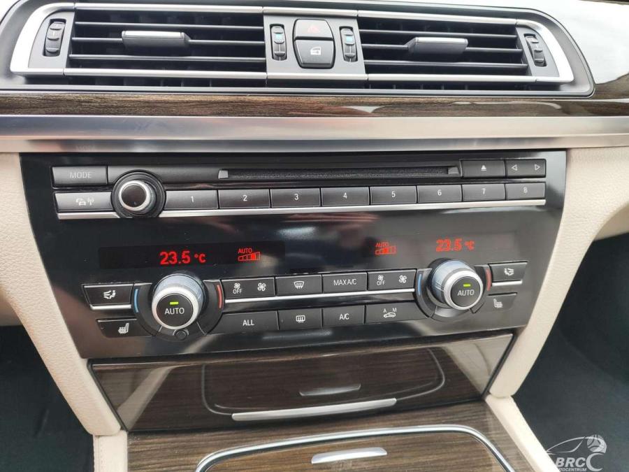 Melns BMW 740 2013 Klaipėda, ar dzinēja tilpumu 2.99 L un nobraukumu 279 tūkst. km par 11500 €, foto 31 vietnē AUTOMOTO.COM.LV