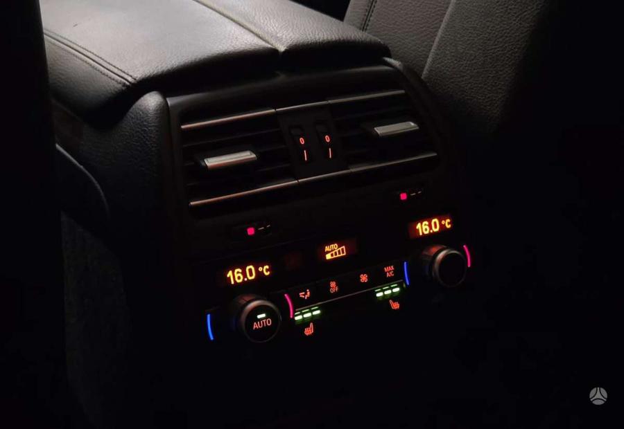 Melns BMW 740 2013 Marijampole, ar dzinēja tilpumu 2.99 L un nobraukumu 306 tūkst. km par 13500 €, foto 7 vietnē AUTOMOTO.COM.LV