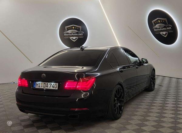 Melns BMW 740 2013 Marijampole, ar dzinēja tilpumu 2.99 L un nobraukumu 306 tūkst. km par 13500 €, foto 7 vietnē AUTOMOTO.COM.LV