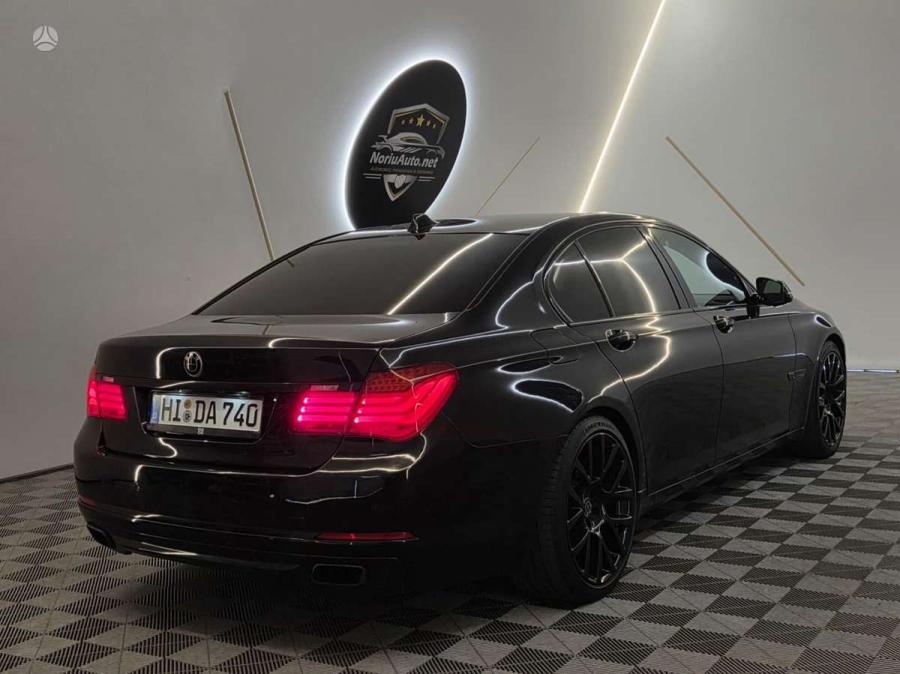 Melns BMW 740 2013 Marijampole, ar dzinēja tilpumu 2.99 L un nobraukumu 306 tūkst. km par 13500 €, foto 14 vietnē AUTOMOTO.COM.LV