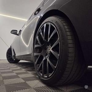 Melns BMW 740 2013 Marijampole, ar dzinēja tilpumu 2.99 L un nobraukumu 306 tūkst. km par 13500 €, foto 22 vietnē AUTOMOTO.COM.LV