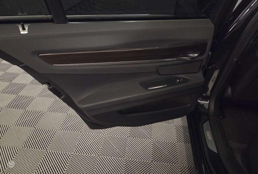 Melns BMW 740 2013 Marijampole, ar dzinēja tilpumu 2.99 L un nobraukumu 306 tūkst. km par 13500 €, foto 29 vietnē AUTOMOTO.COM.LV