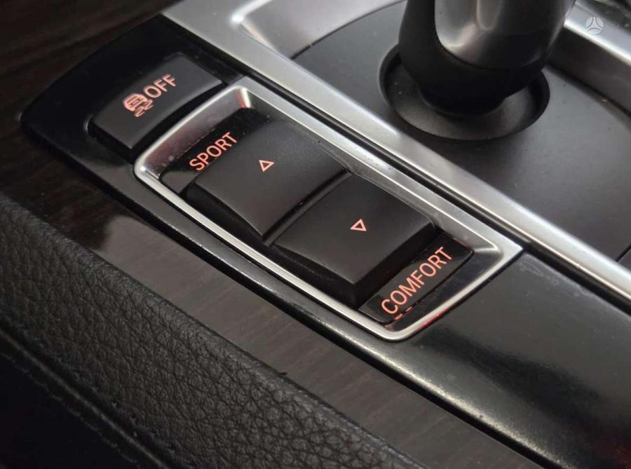 Melns BMW 740 2013 Marijampole, ar dzinēja tilpumu 2.99 L un nobraukumu 306 tūkst. km par 13500 €, foto 32 vietnē AUTOMOTO.COM.LV