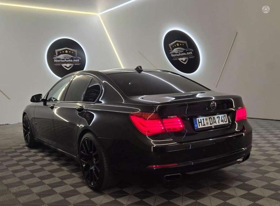 Melns BMW 740 2013 Marijampole, ar dzinēja tilpumu 2.99 L un nobraukumu 306 tūkst. km par 13500 €, foto 35 vietnē AUTOMOTO.COM.LV